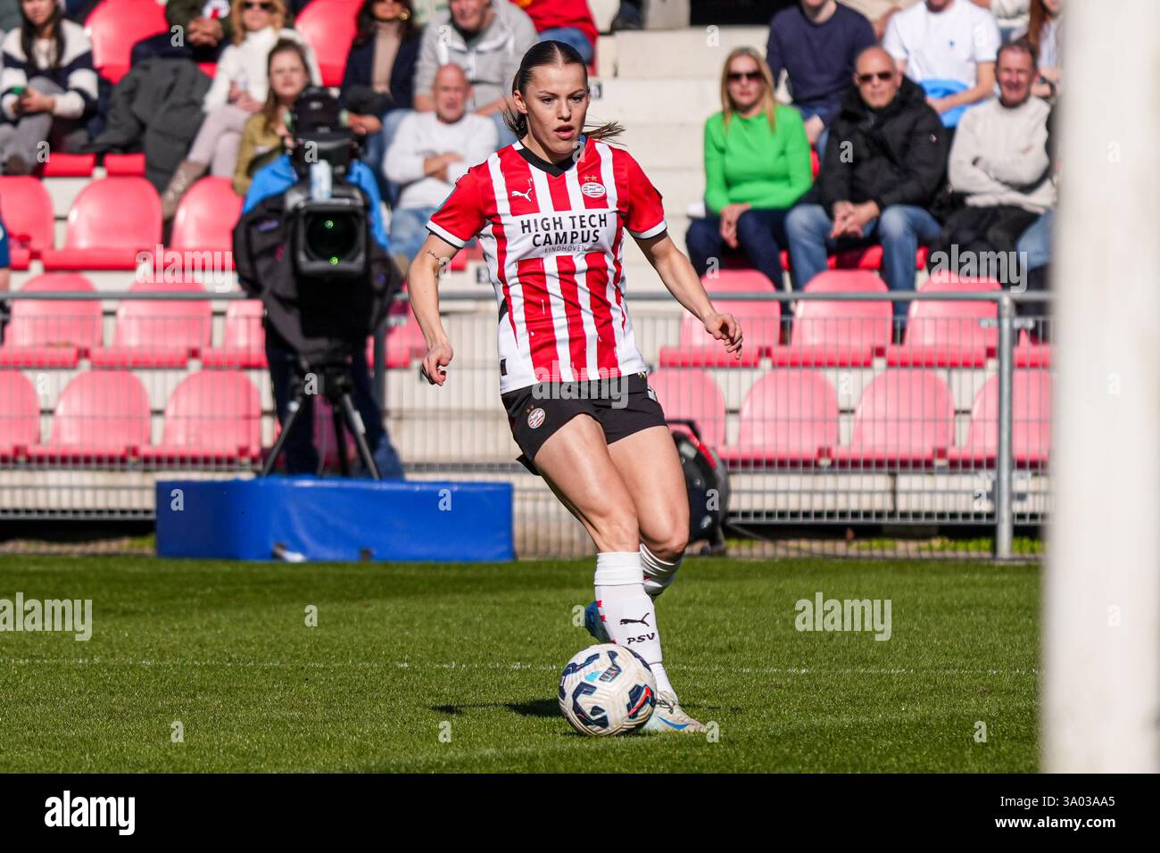 EINDHOVEN, NETHERLANDS - MARCH 2: Fleur Stoit of PSV dribbles during ...