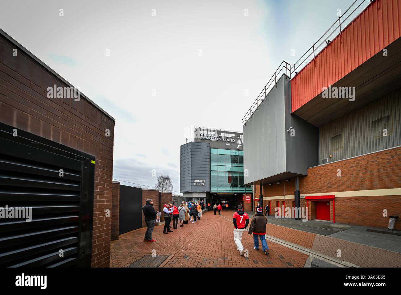 Old Trafford, Manchester, UK. 2nd Mar, 2025. FA Cup Fifth Round ...