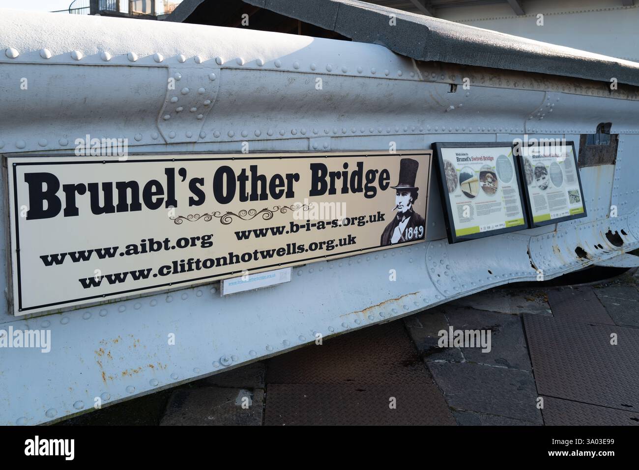 Brunel swivel swing bridge ,Bristol UK Stock Photo - Alamy
