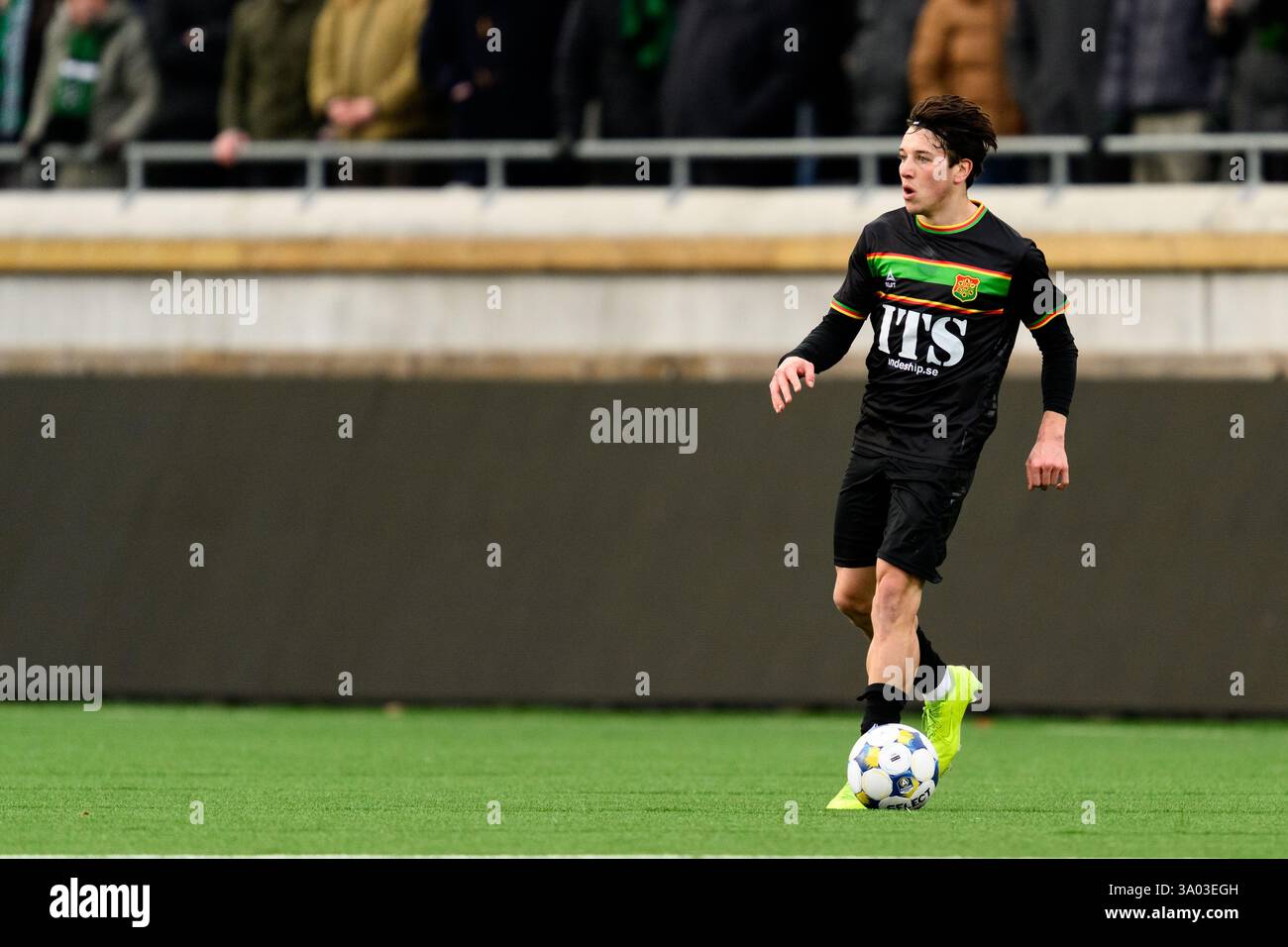 250302 GAISs Matteo De Brienne under fotbollsmatchen i Svenska Cupen ...