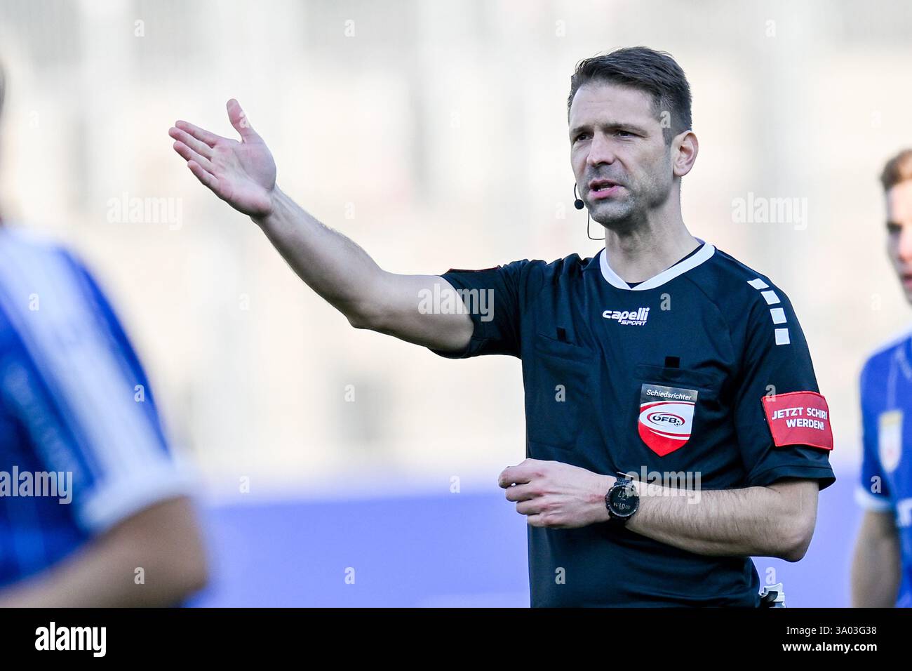 Linz, Austria. 02nd Mar, 2025. LINZ, AUSTRIA -MARCH 2: Referee ...