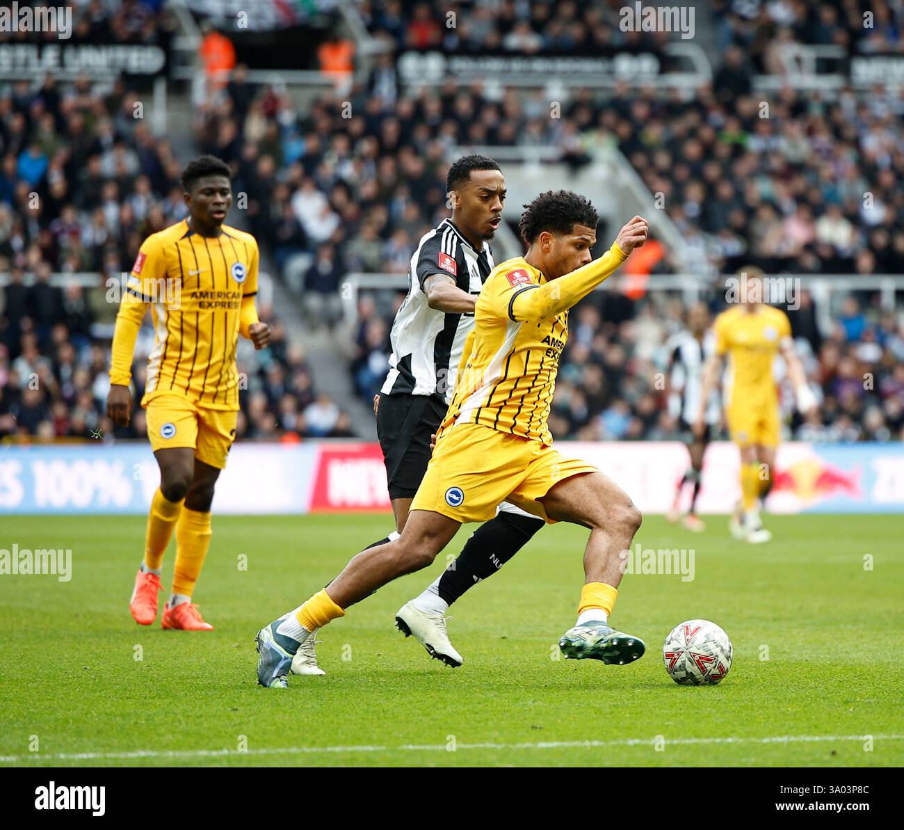St James Park, Newcastle, UK. 2nd Mar, 2025. FA Cup Fifth Round ...