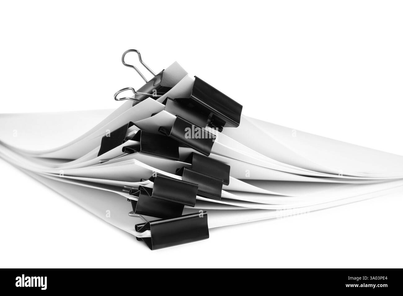 Binder clips with sheets of paper isolated on white Stock Photo - Alamy