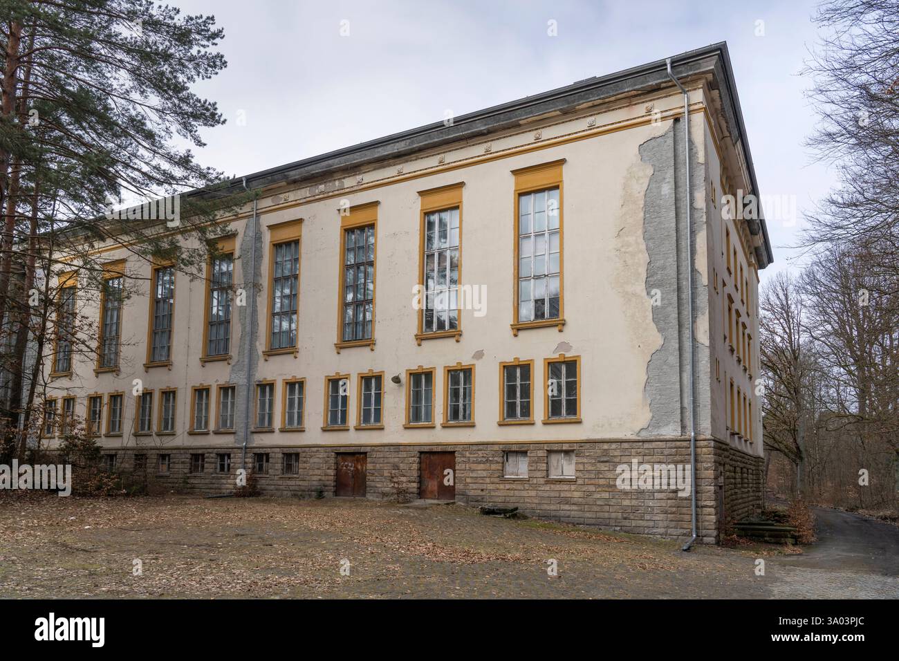 Ein Gebäude der Jugendhochschule Wilhelm Pieck der Freien Deutschen ...