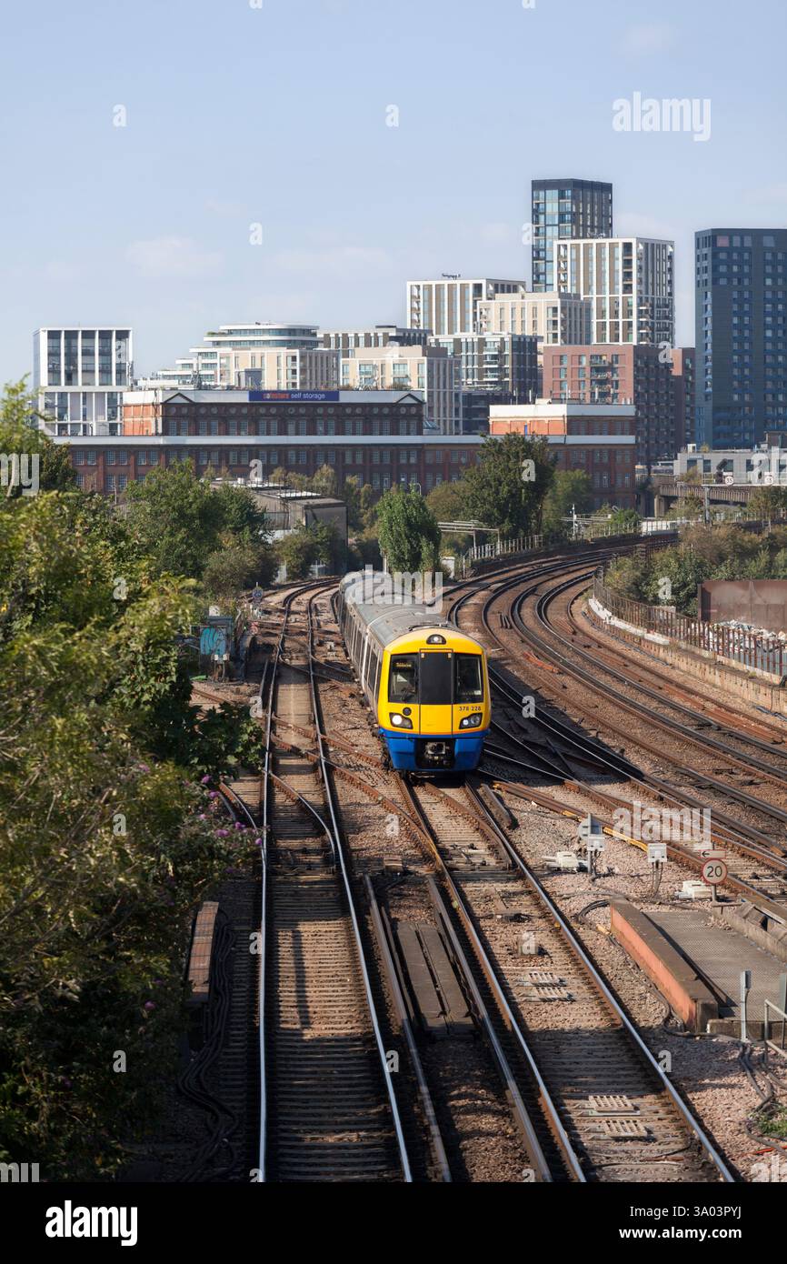 London Overground class 378 Capital star train arriving at Wandsworth ...