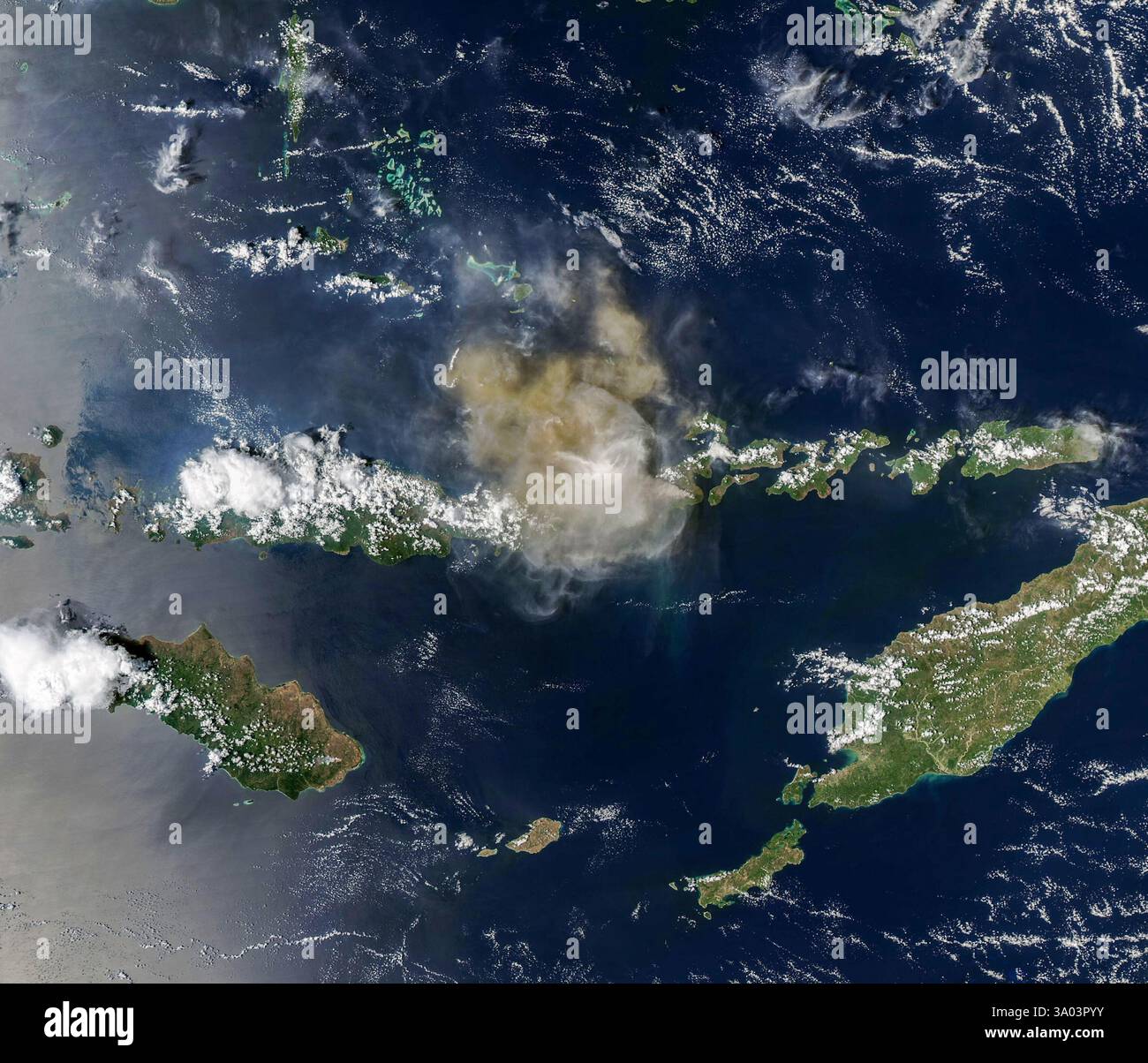 Eruption of Mount Lewotobi Laki-Laki, a volcano on the Indonesian ...