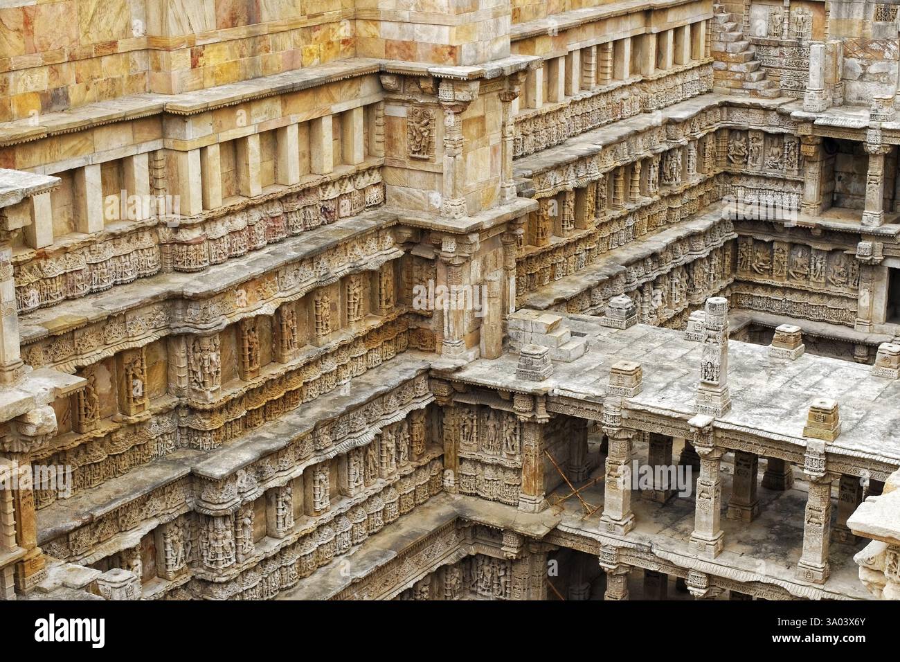 Rani ki vav, stone carving, underground structure, step well, Patan ...