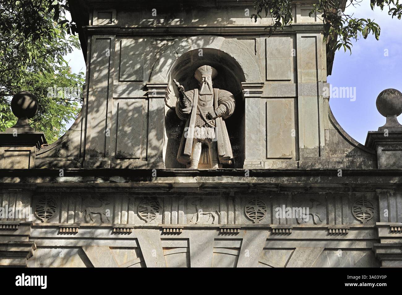 Arch of Viceroys in 1599 AD statue of Vasco Da Gamma, Old Goa, Velha ...