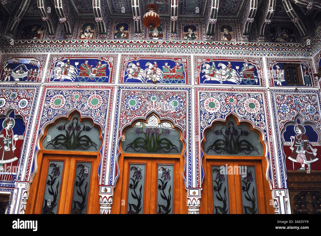 Windows and painting of haveli, Fatehpur Shekhavati, Rajasthan, India ...
