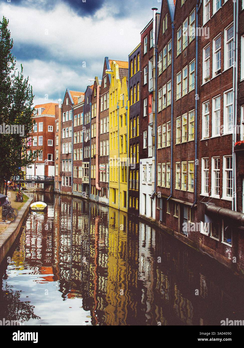 Calm waters of amsterdam canal hi-res stock photography and images - Alamy
