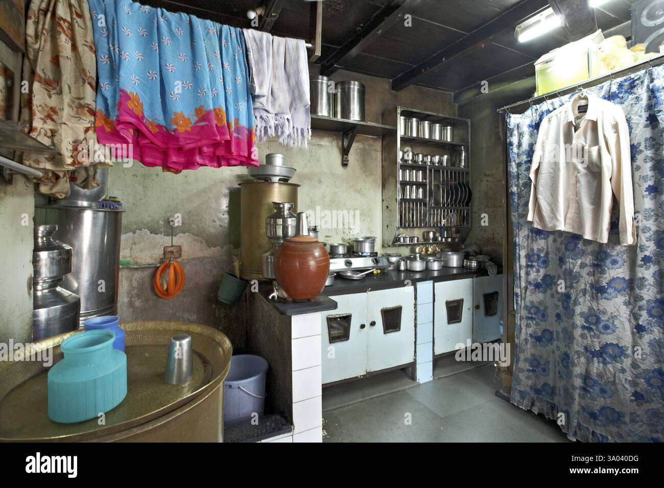 One Room House Textile mill Chawl Mumbai India Asia Stock Photo - Alamy