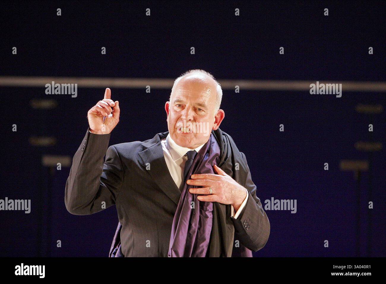 John Shrapnel (Julius Caesar) in JULIUS CAESAR by Shakespeare at the ...