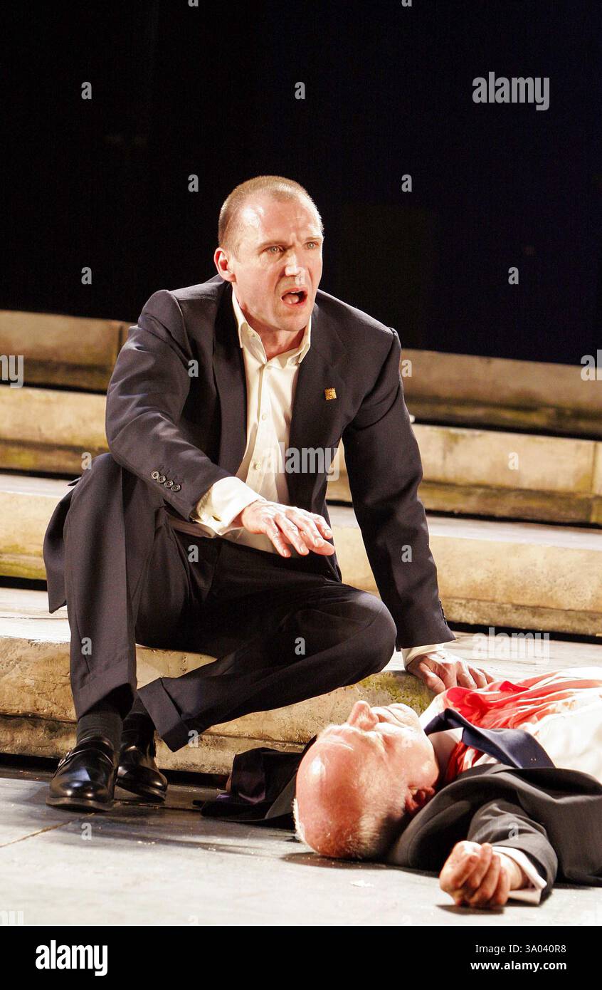 Mark Antony with Caesar's body: Ralph Fiennes (Mark Antony), John ...