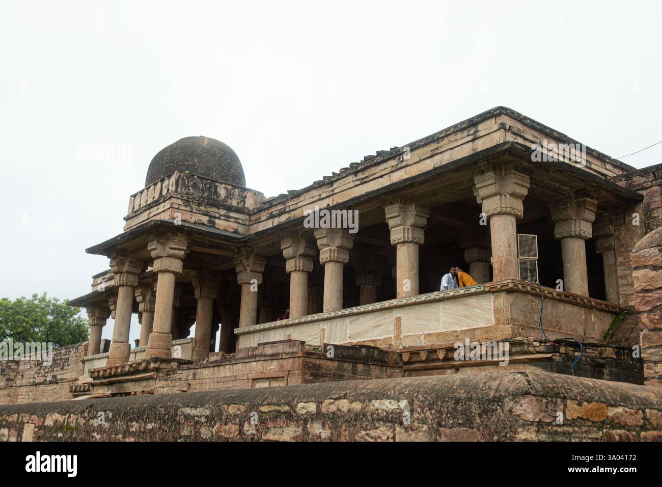 Gwalior , Madhya Pradesh, India 8-10-2022: Gwalior Fort, massive wall ...