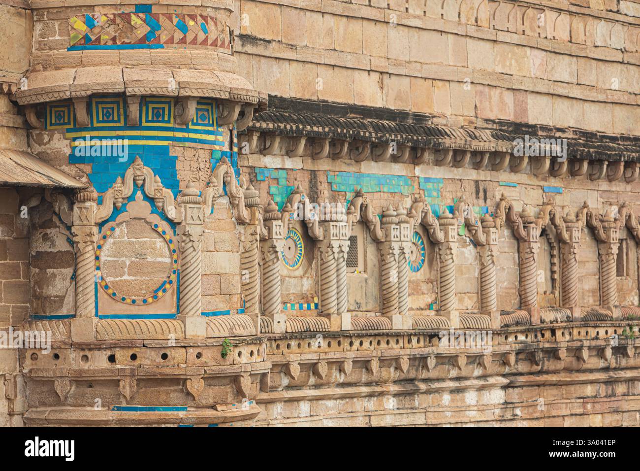 Gwalior , Madhya Pradesh, India 8-10-2022: Gwalior Fort, massive wall ...