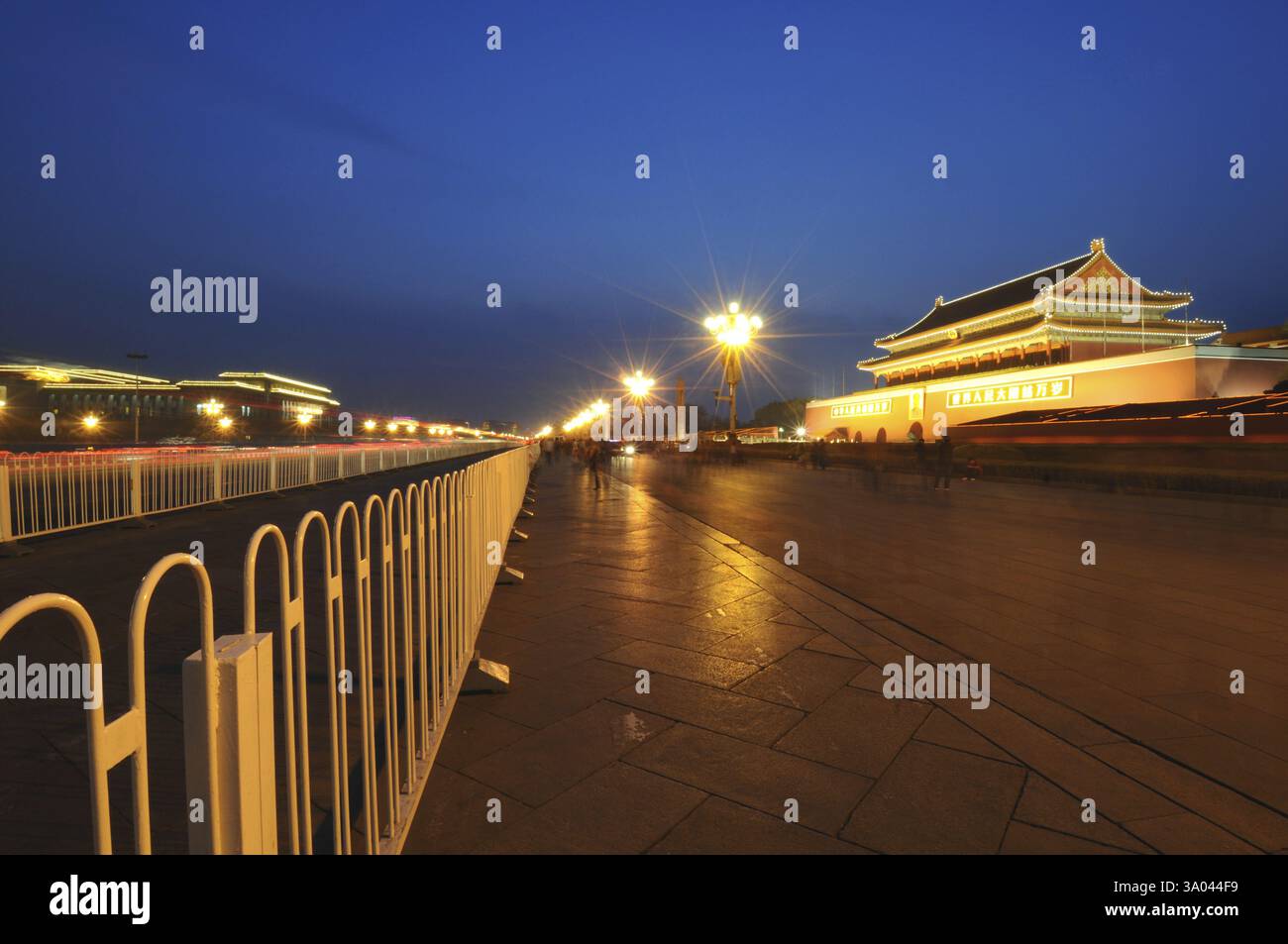 Night view china international hi-res stock photography and images - Alamy