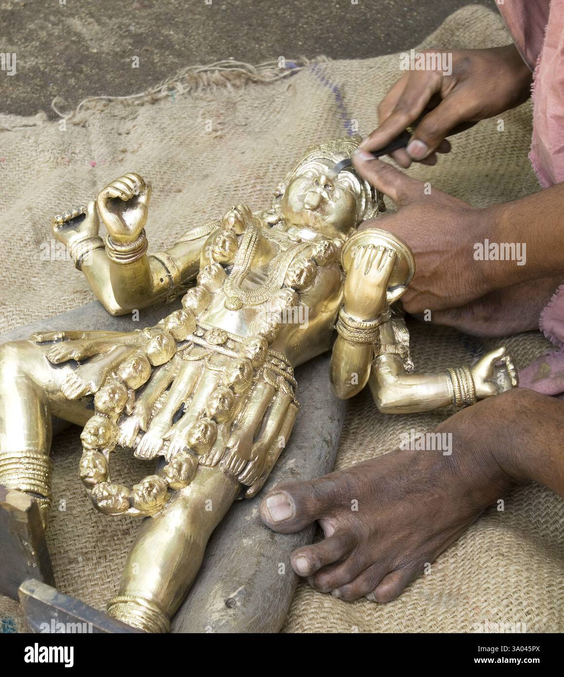 Man making bronze sculpture, Irinjalakuda, Kerala, India, Asia Stock ...