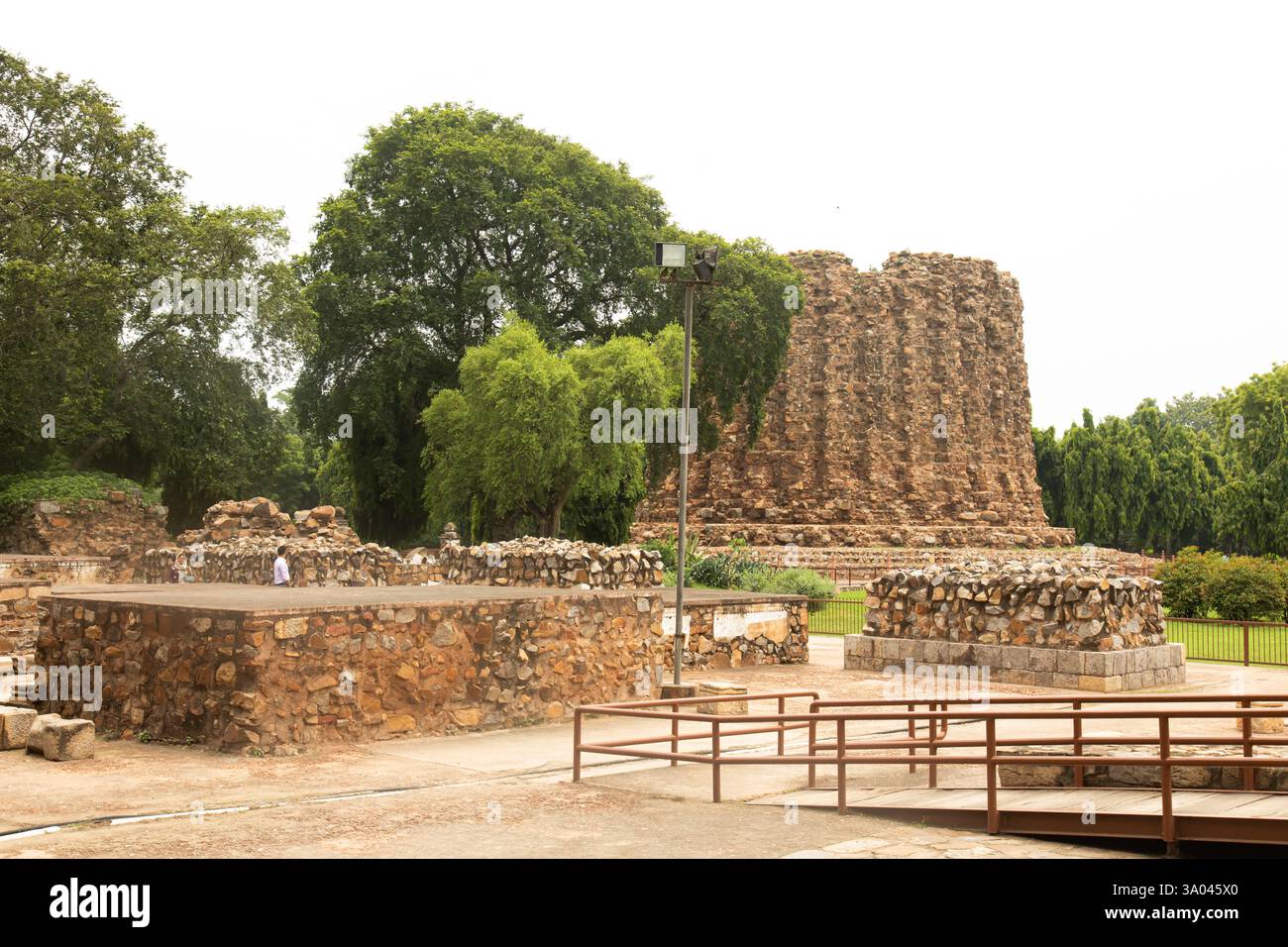 Delhi, India 8-12-2022: Qutub Minar, towering sandstone monument ...
