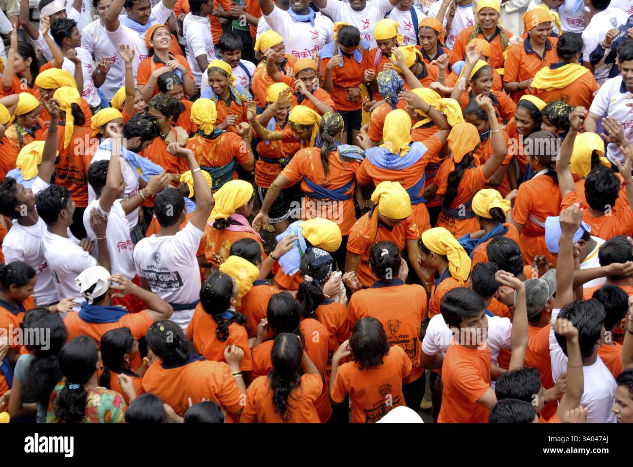 Girls arranging human pyramid on janmashtami gokulashtami, Bombay ...
