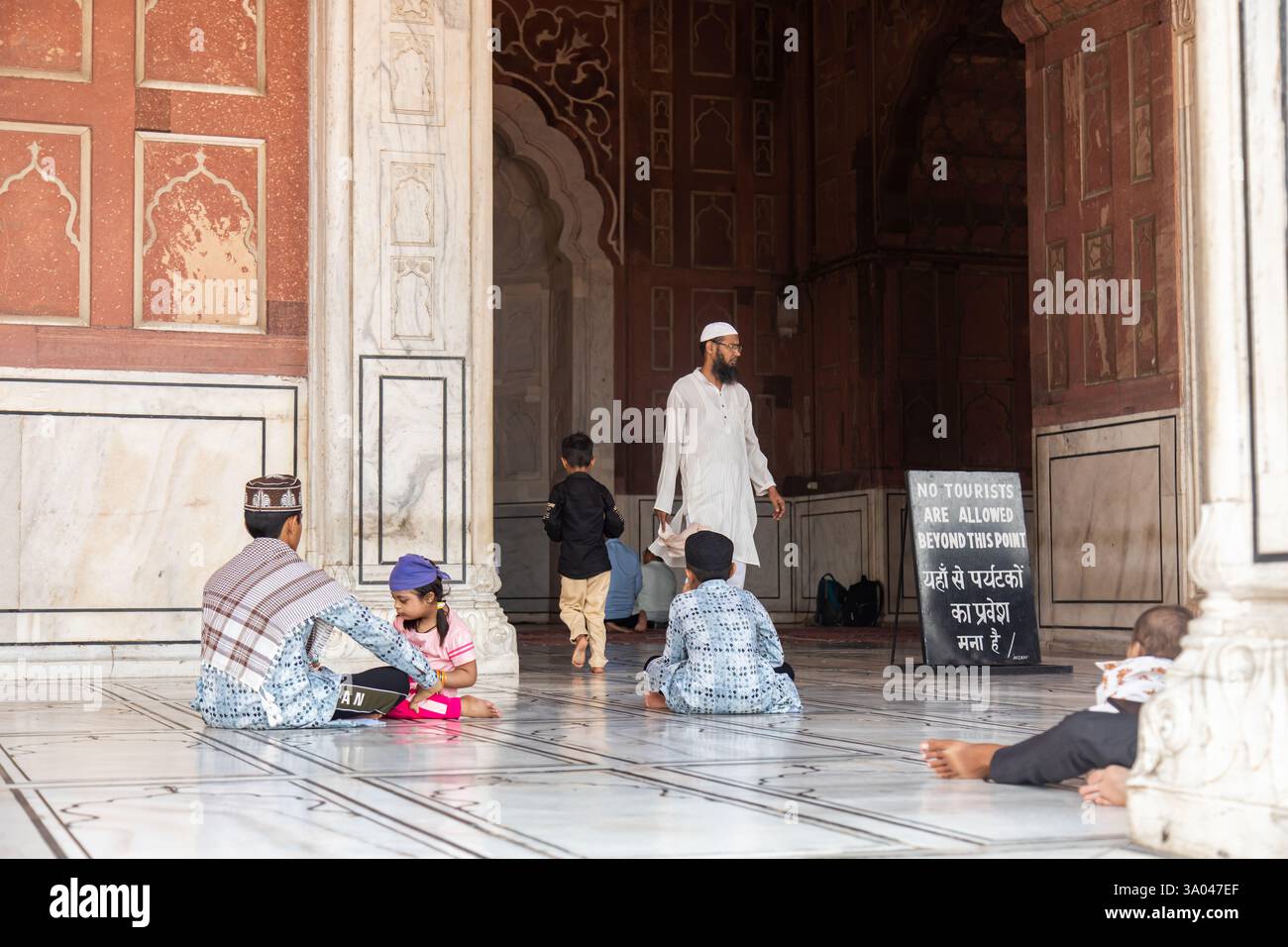 Delhi, India 8-12-2022: Jama Masjid, grand mosque, Mughal architecture ...