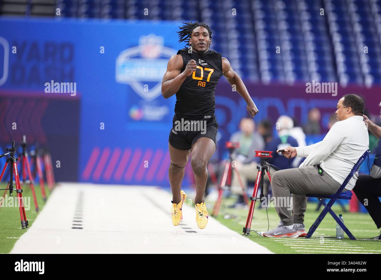 Kansas State running back DJ Giddens runs the 40-yard dash at the NFL ...