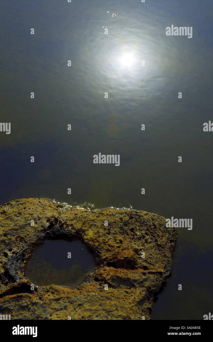 Sun Reflection in Arabian Sea Water Aksa Beach Malad Mumbai India Asia ...