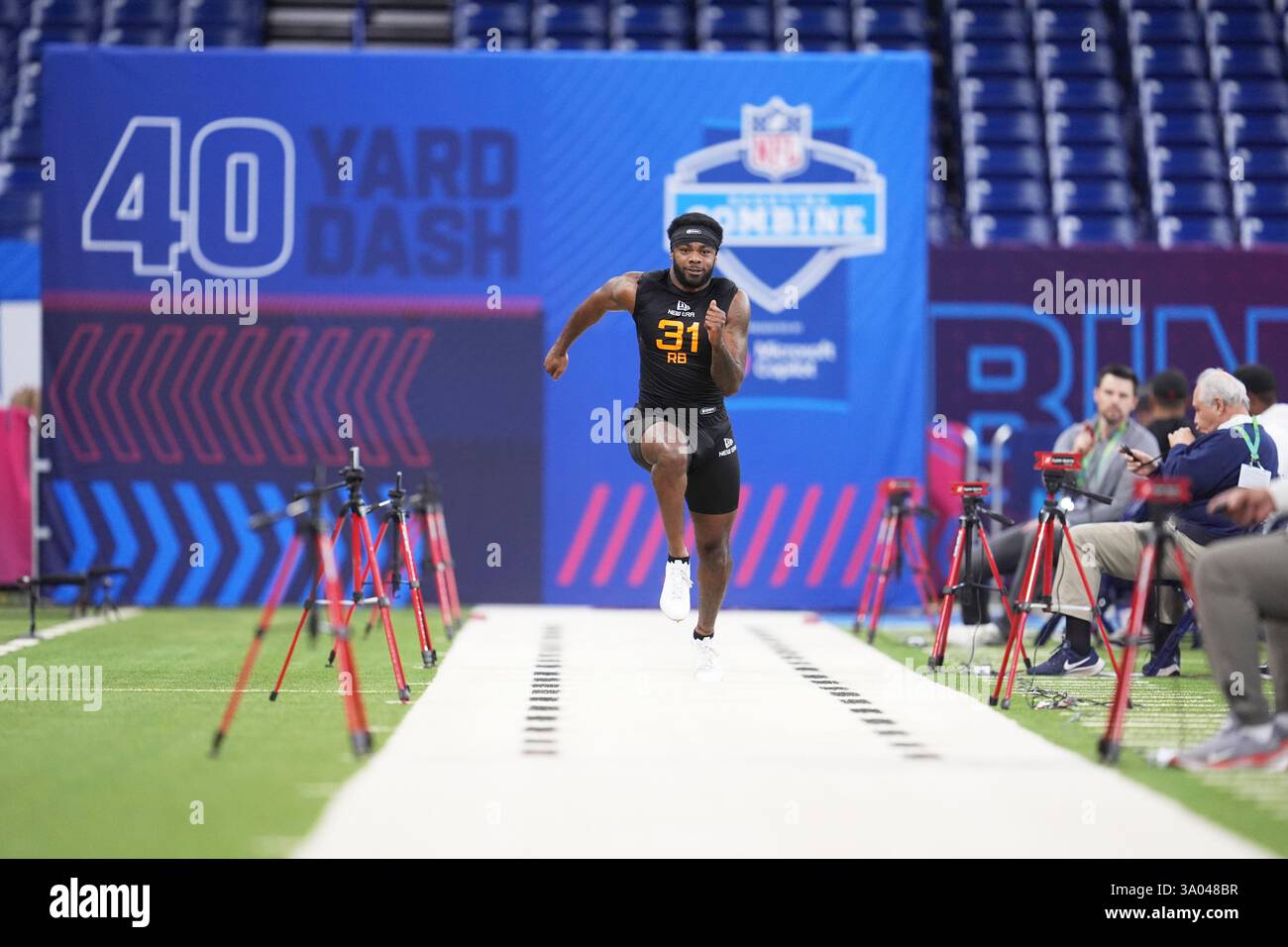 Delaware running back Marcus Yarns runs the 40-yard dash at the NFL ...