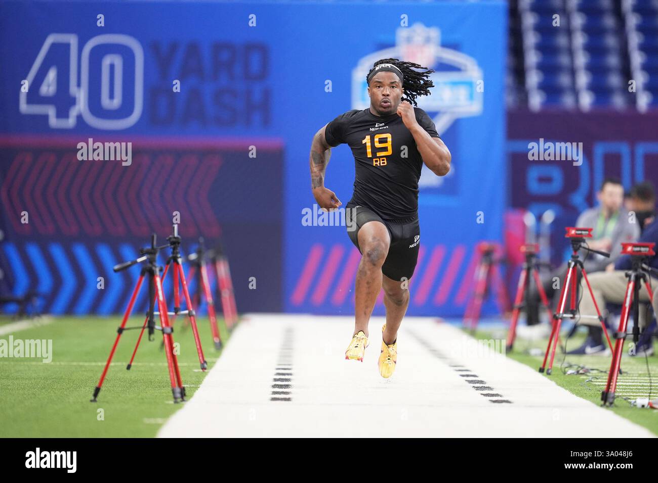Cincinnati running back Corey Kiner rruns the 40-yard dash at the NFL ...