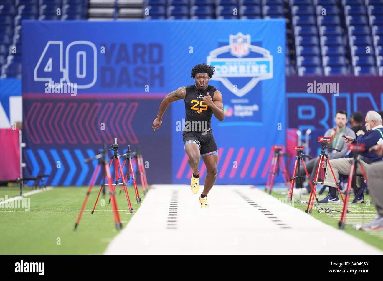 SMU running back Brashard Smith runs the 40-yard dash at the NFL ...