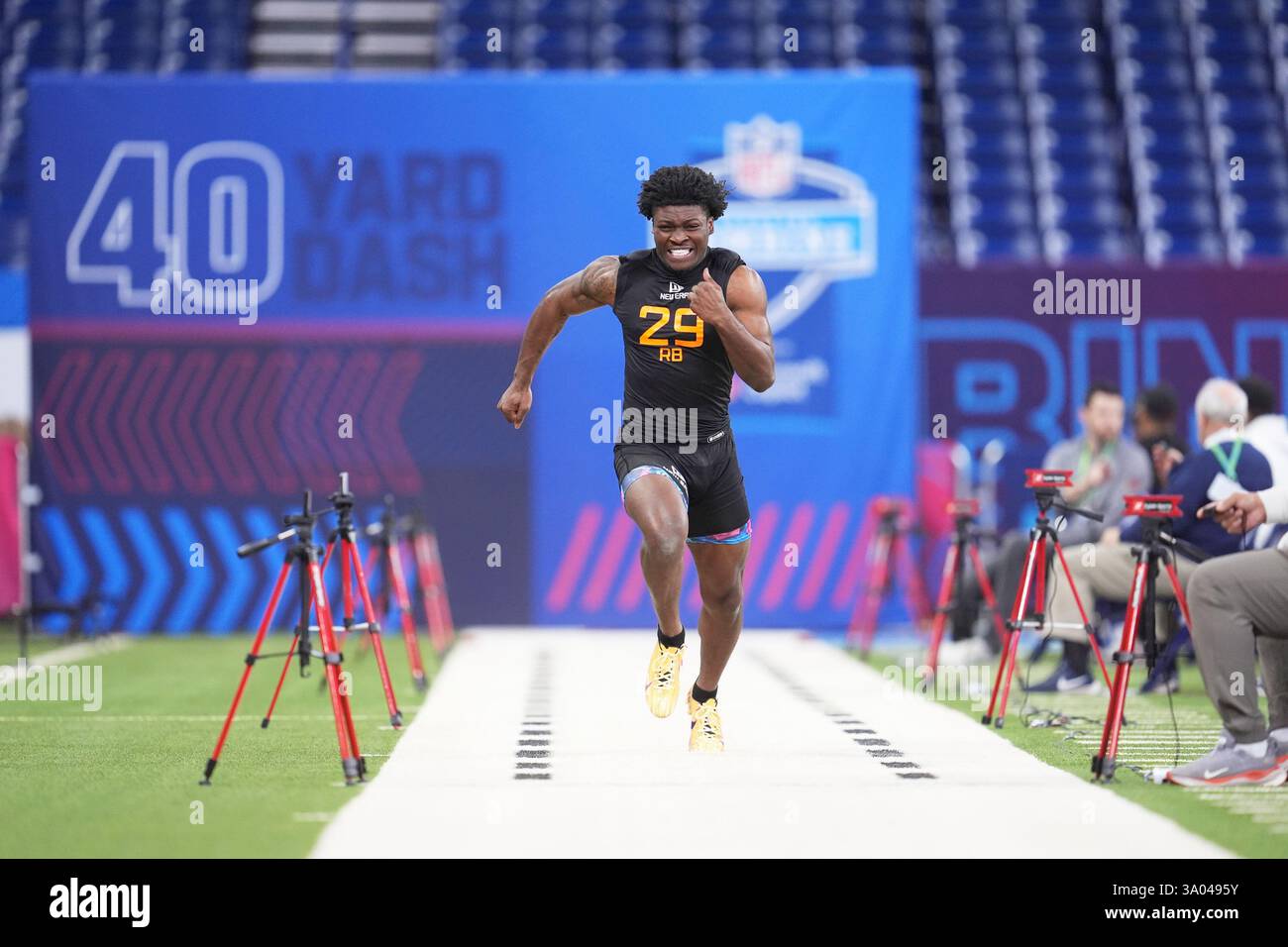 SMU running back Brashard Smith runs the 40-yard dash at the NFL ...
