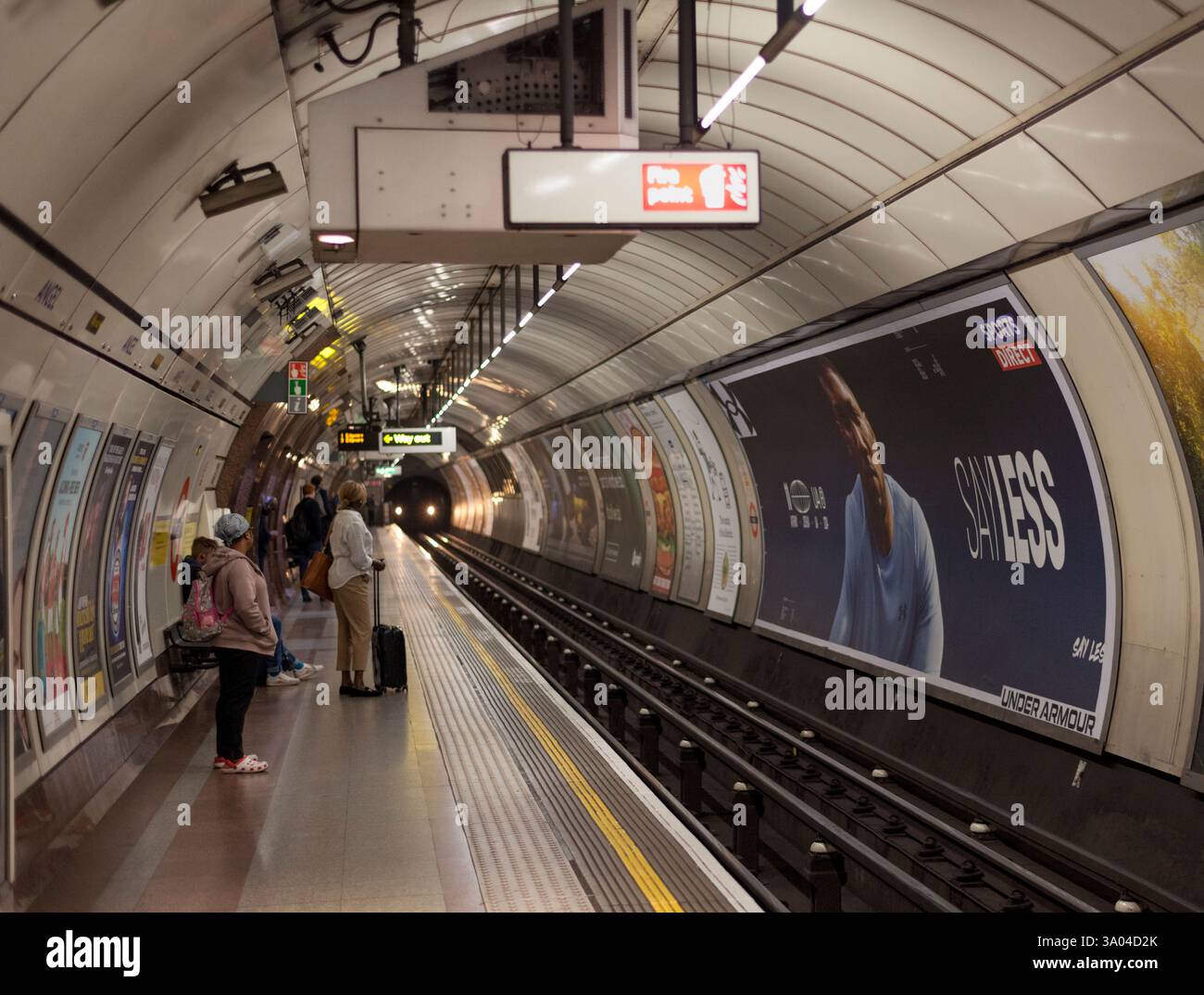 19/09/2024 Angel underground station (London Stock Photo - Alamy