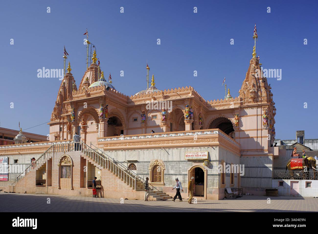 Heritage old swaminarayan temple junagadh hi-res stock photography and ...