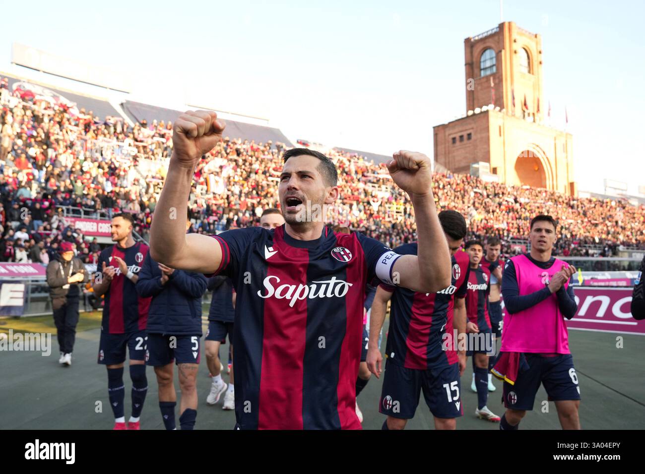Bologna's Remo Freuler celebrates the victory after the Serie A soccer ...