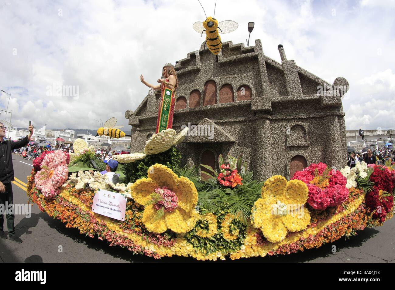 AMB FIESTA FRUIT AND FLOWERS Ambato, Sunday, March 02, 2025 With ...
