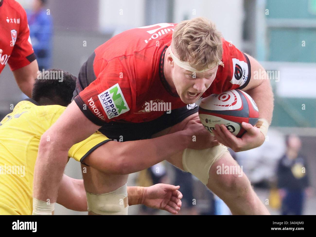 Tokyo, Japan. 2nd Mar, 2025. Yokohama Canon Eagles lock Mathew Philip ...
