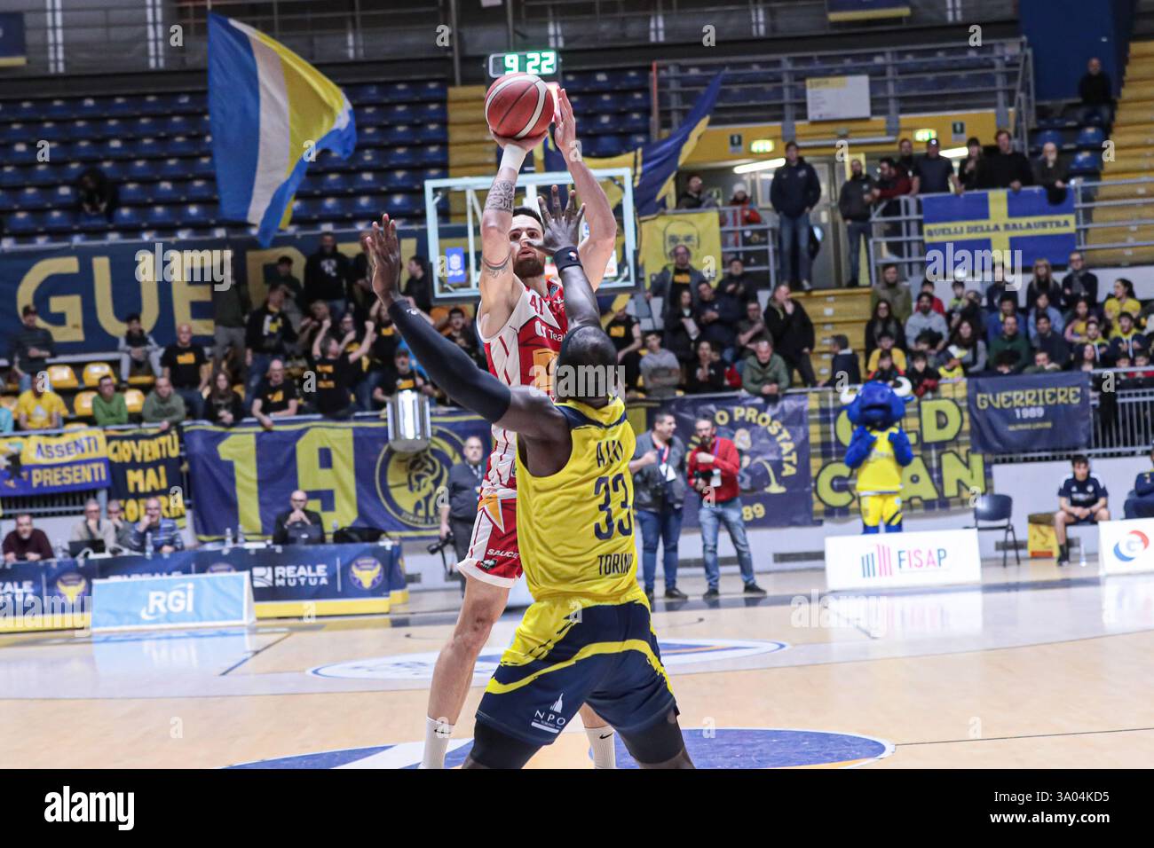 #41 Simone Zanotti (Carpegna Prosciutto Basket Pesaro) during Reale ...