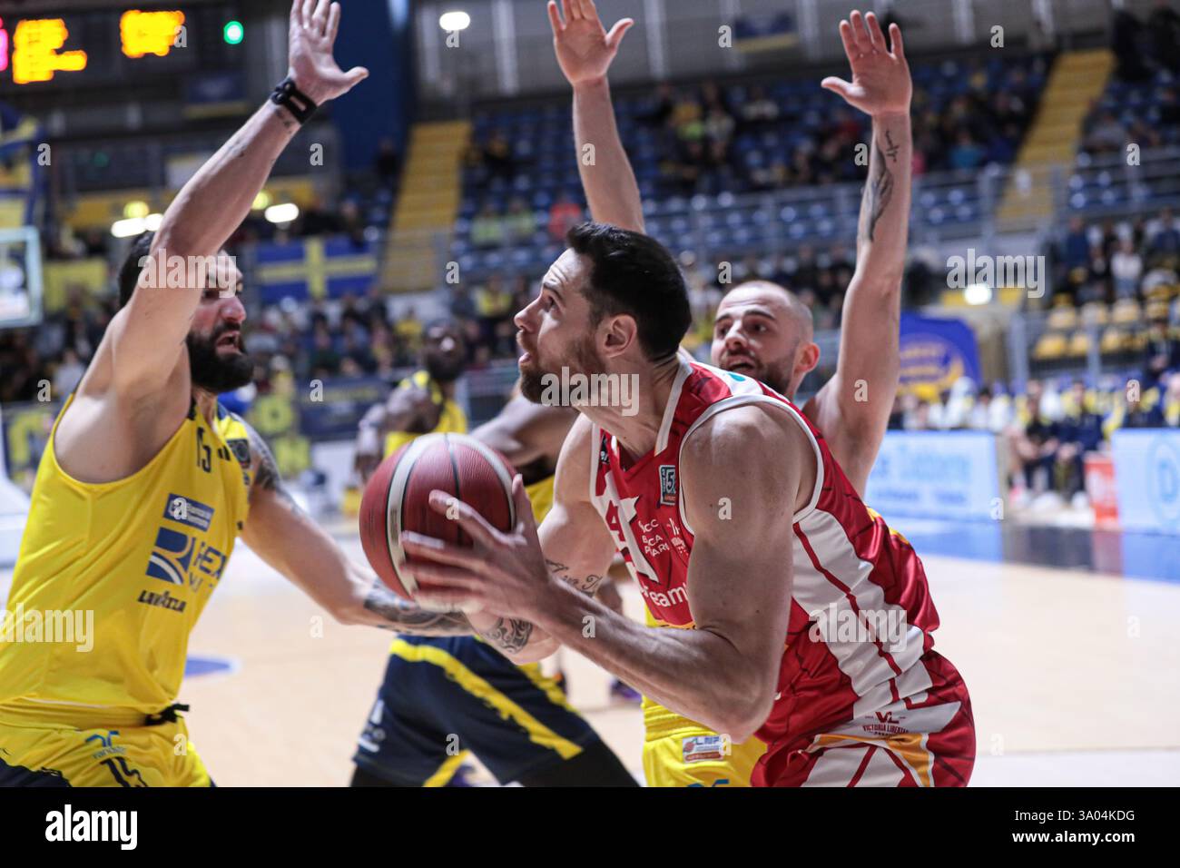 #41 Simone Zanotti (Carpegna Prosciutto Basket Pesaro) during Reale ...