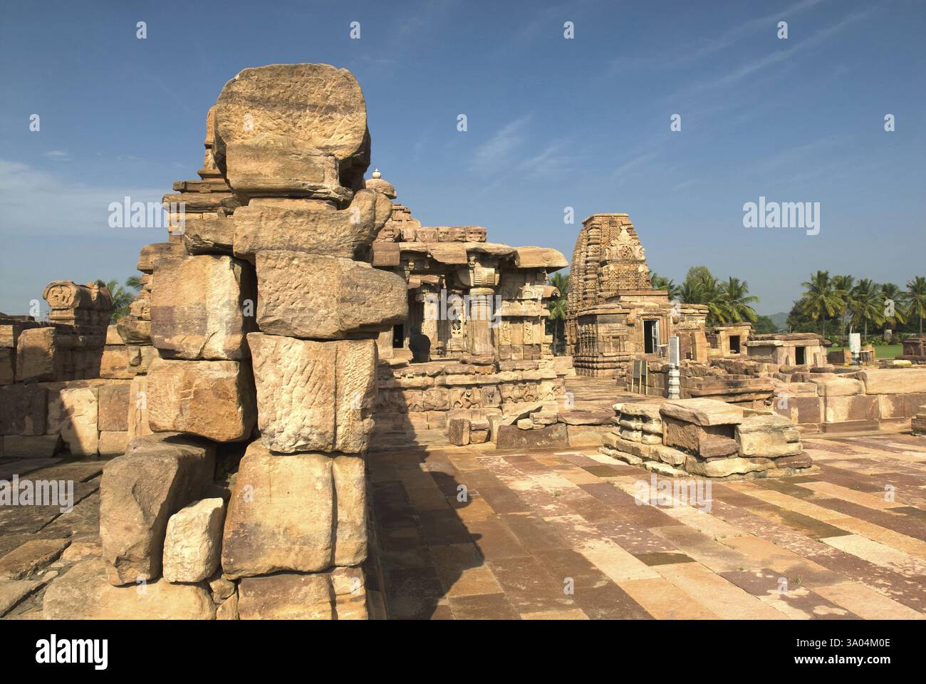 UNESCO World Heritage Site, Mallikarjuna and Kasi vishvanatha temple queen Trilokya Mahadevi ...