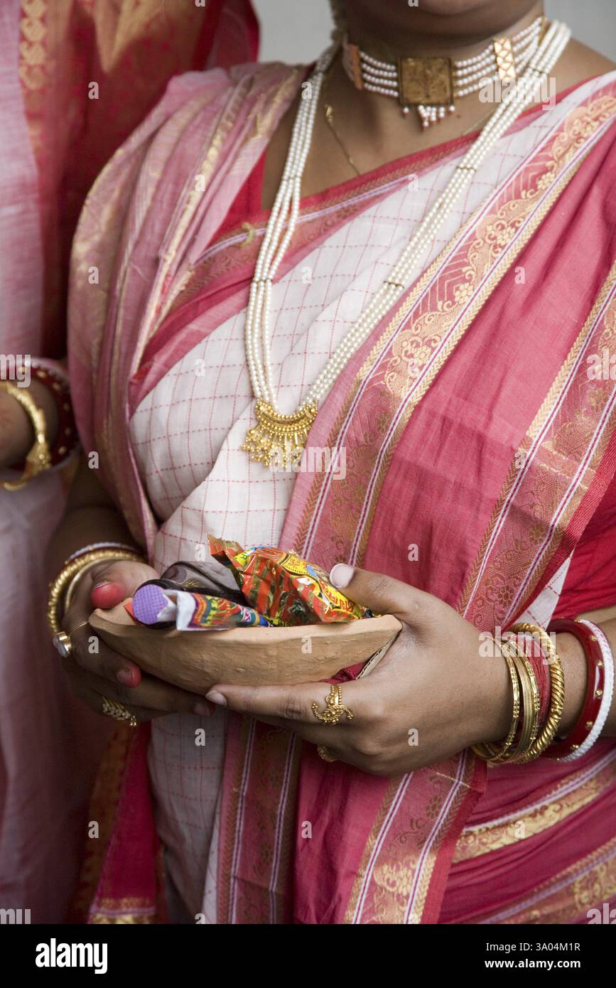 Woman celebrating Durga Pooja dussera Vijayadasami Navaratri Festival ...