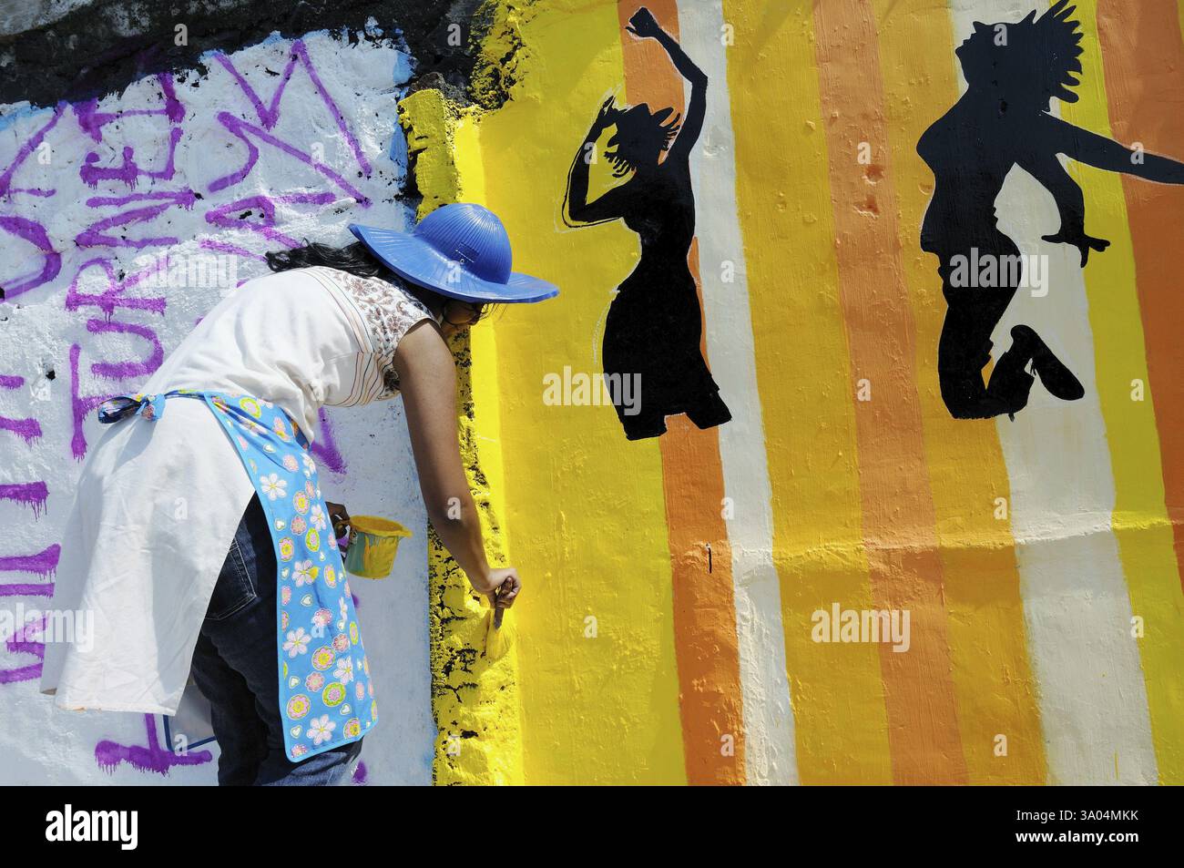 Graffiti walls at lower parel, Bombay, Mumbai, Maharashtra : India ...
