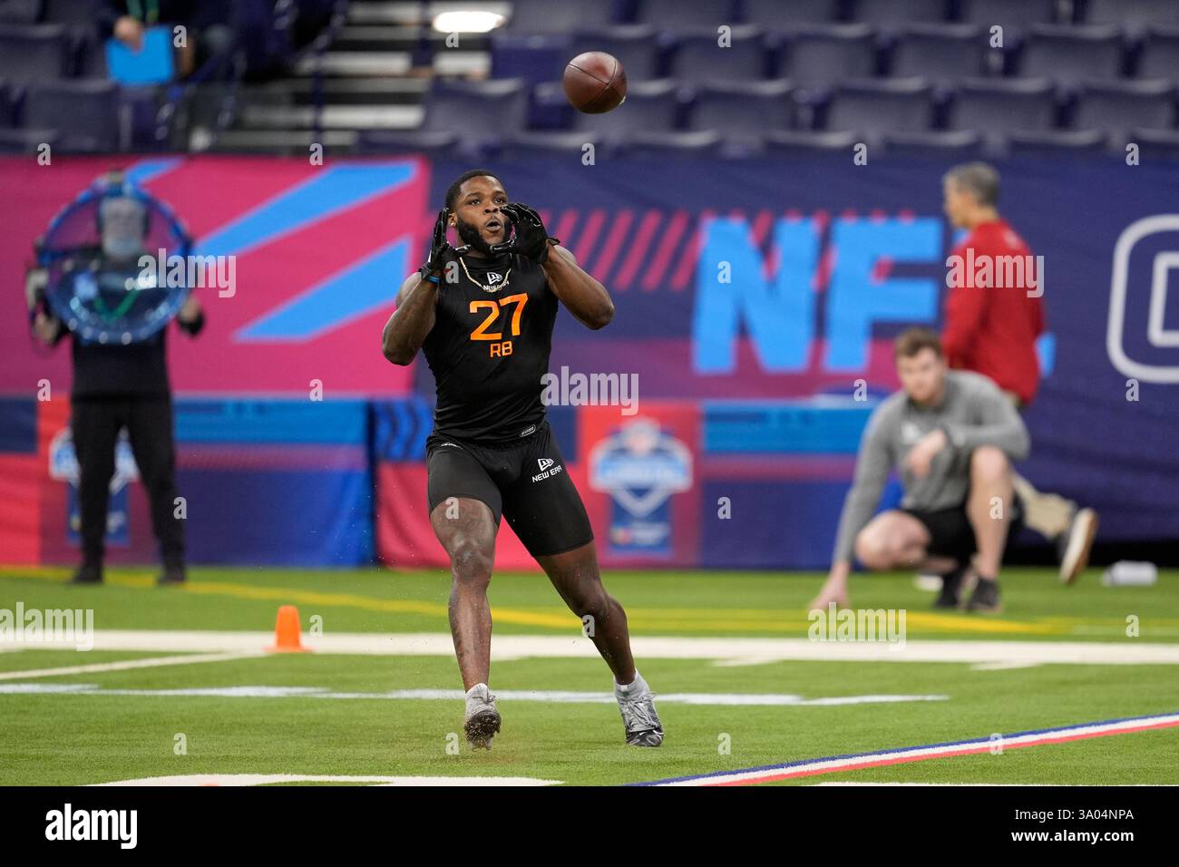 South Carolina running back Raheim Sanders runs a drill at the NFL ...