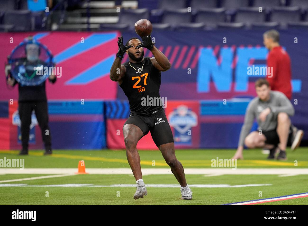 South Carolina running back Raheim Sanders runs a drill at the NFL ...