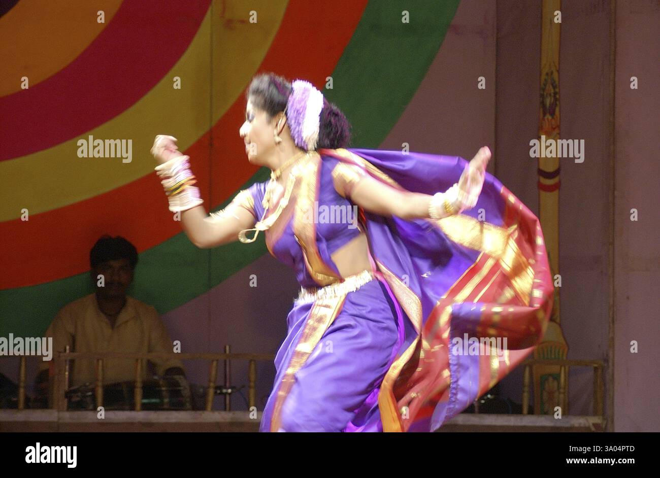 Lavni dance, traditional Maharashtrian dance Mumbai Bombay, Maharashtra ...