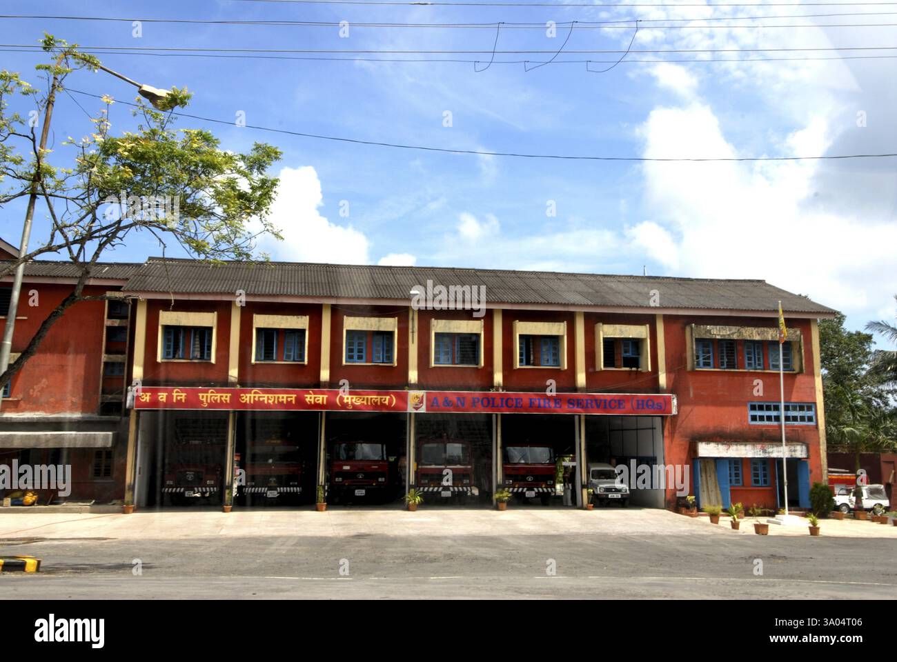 Island fire service hi-res stock photography and images - Alamy