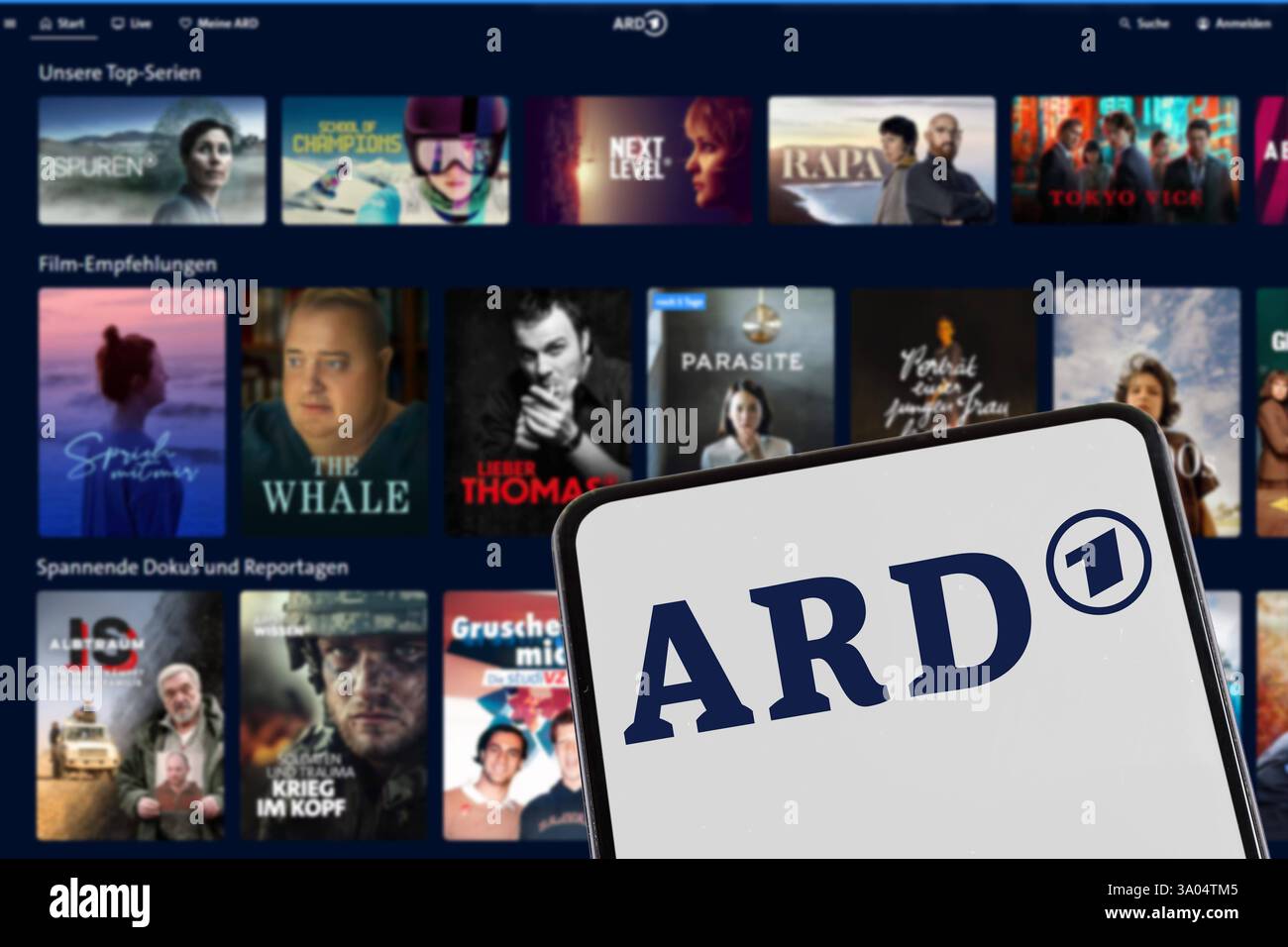 ARD Das Erste Logo Fernsehsender Streaming Mediathek Website auf einem Handy und Computer ...