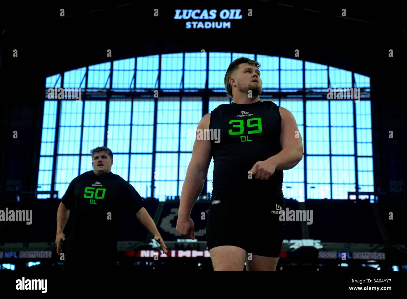 North Dakota State offensive lineman Grey Zabel (50) and Sacramento ...