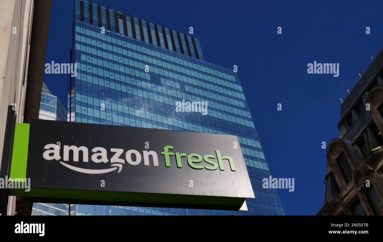 The AmazonFresh store in Gracechurch Street, London Stock Photo - Alamy