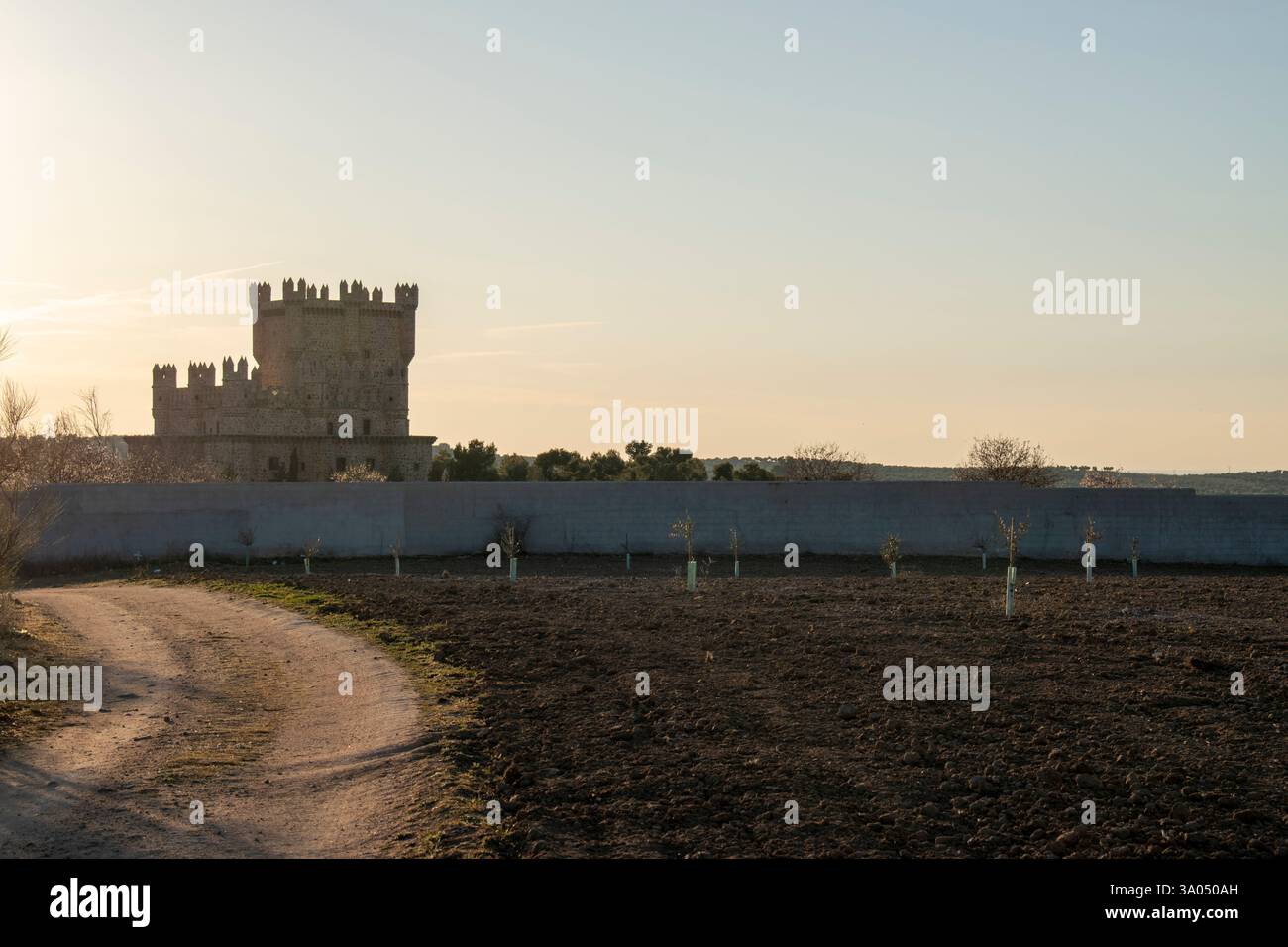 Rural landscape historic castle hi-res stock photography and images - Alamy
