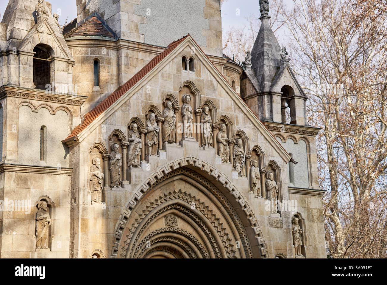 the wall of the ancient castle Stock Photo - Alamy