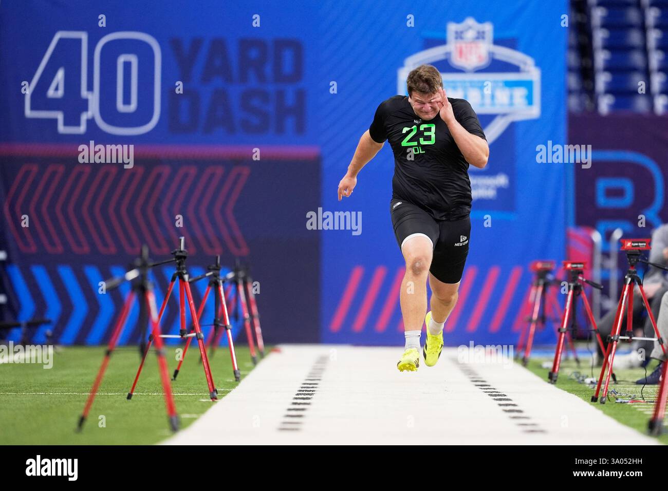 Boston College offensive lineman Drew Kendall runs the 40-yard dash at ...